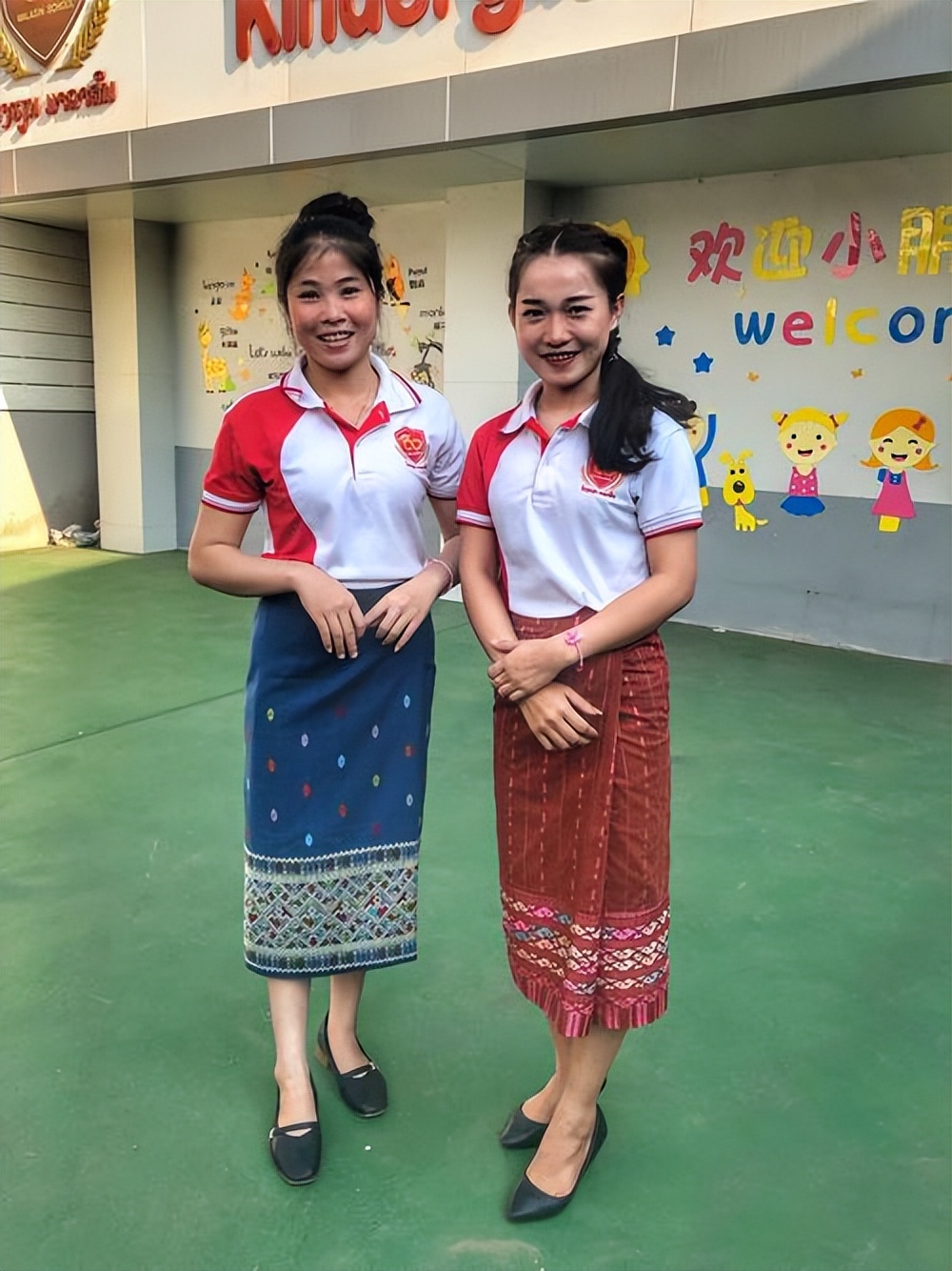 Visiting a Lao family. There are three daughters in the family. They ...