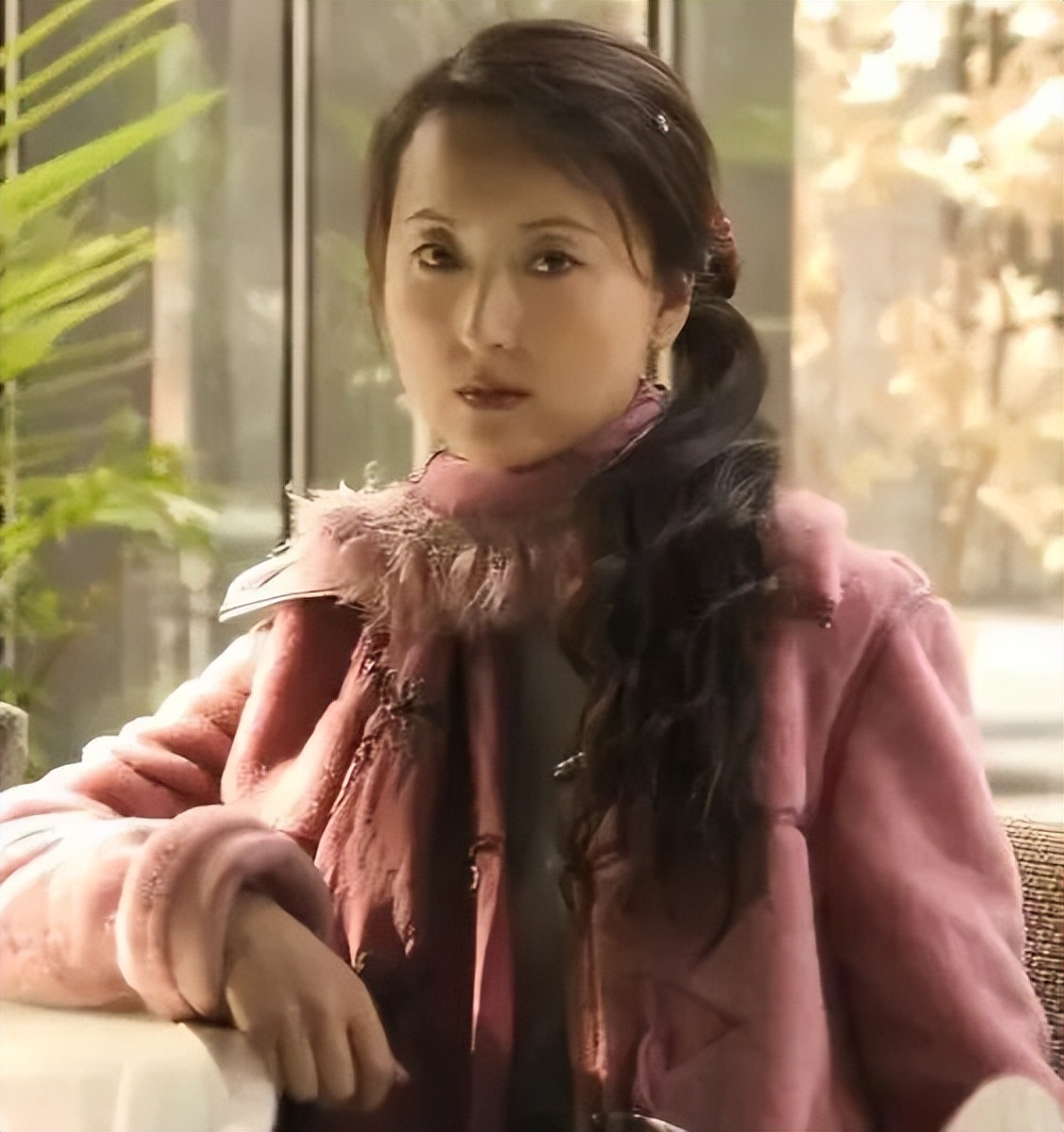 It turns out that she is Chen Xiaoxu's biological mother, her facial features are exactly the ...