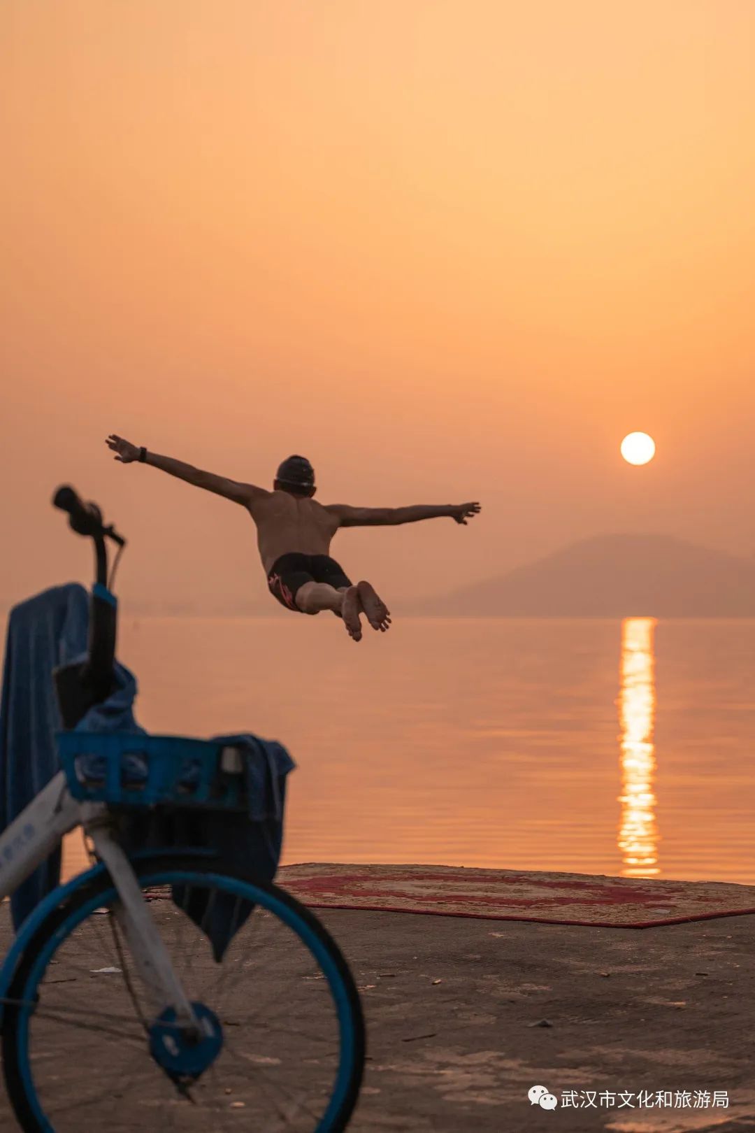 This summer, Wuhan Ya fell in love with waiting for a sunrise at Lingbo ...
