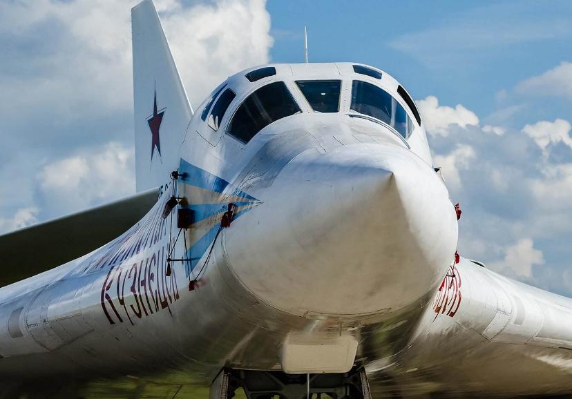 Long-range strike ability upgrade! Russia's "White Swan" Tu-160M strategic bomber is about to be ...
