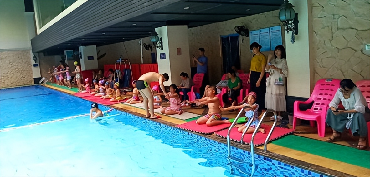 A well-known singer quit the music scene and married the second-married ...