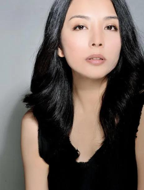 Yang Ziyan's beautiful picture - iNEWS