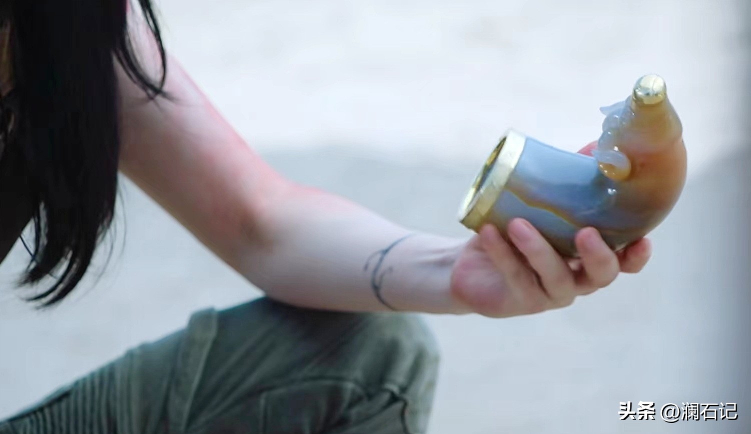 "Jade Gate to the West" allows us to fully appreciate Ni Ni's beautiful ...