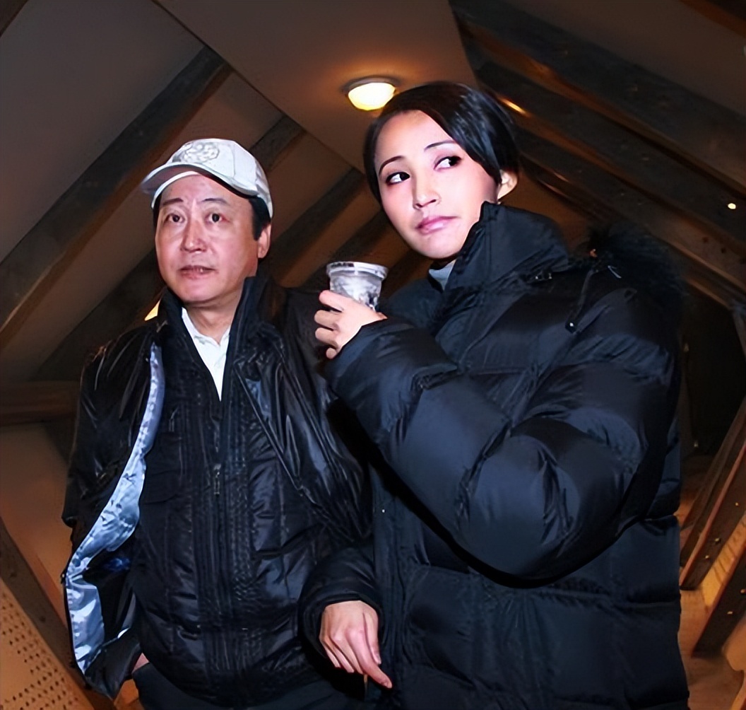 Zhang Xinyi and Yang Shupeng divorced for 8 years: she married an unmarried boy as a mother, and ...