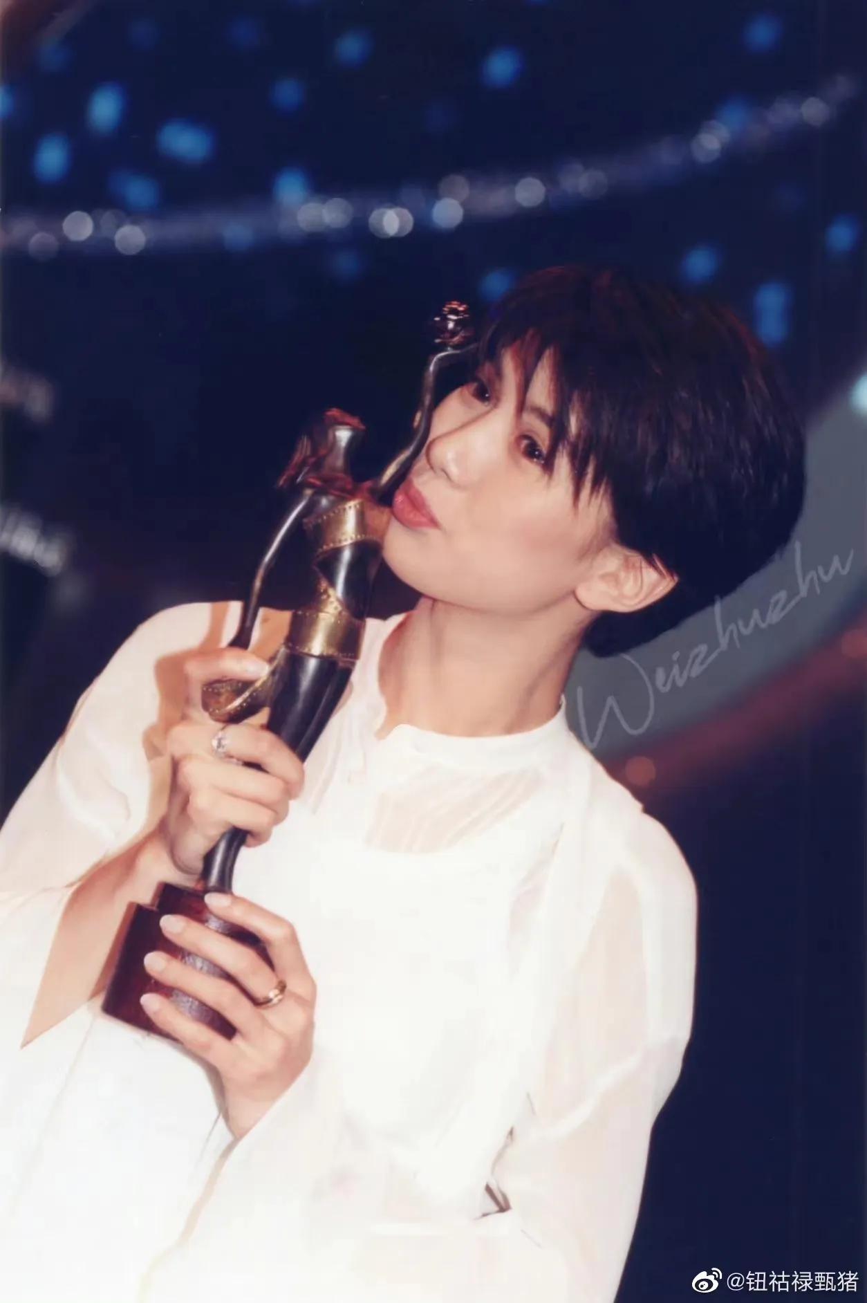 The most beautiful Hong Kong sister Yuan Yongyi and Song Jiabiao play ...