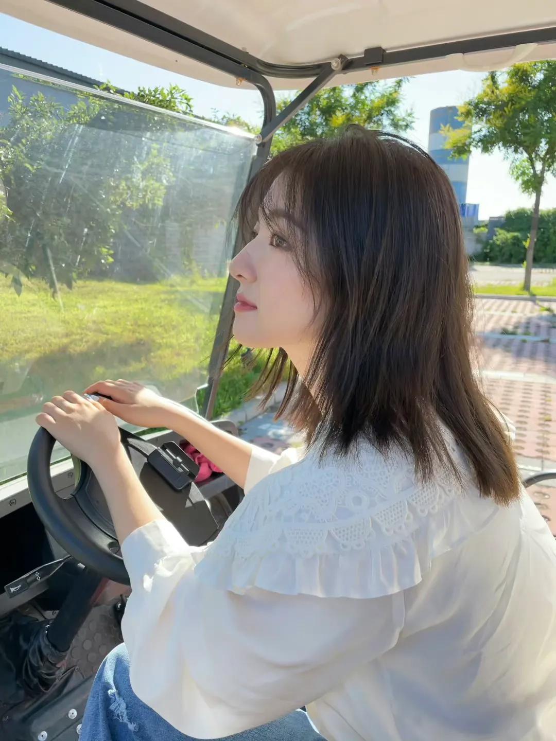 Li Randi, beautiful girl - iNEWS