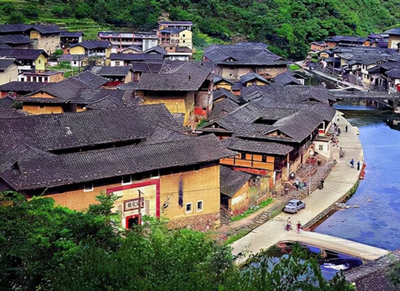 Tianluokeng Village is a well-known building with a peculiar shape and ...