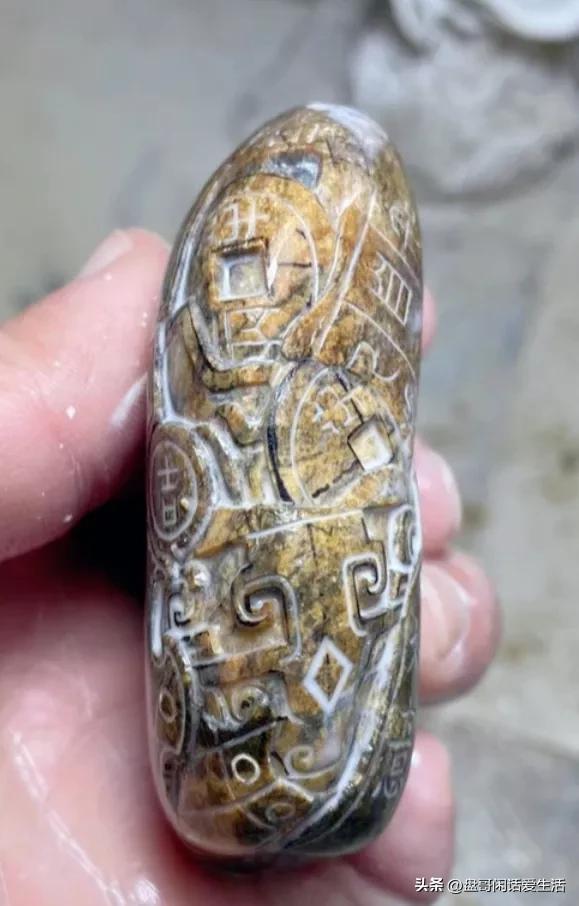 A Collection of the Carving Process of Jinhuidui Jadeware - iNEWS