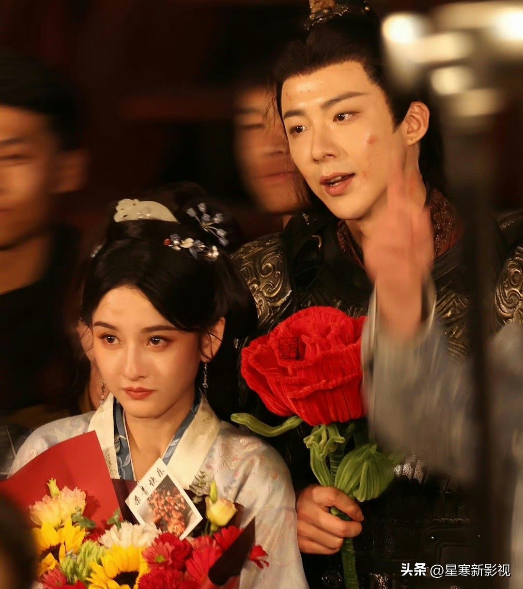 "Bending Back" finished, Song Zuer's teary eyes were full of reluctance ...