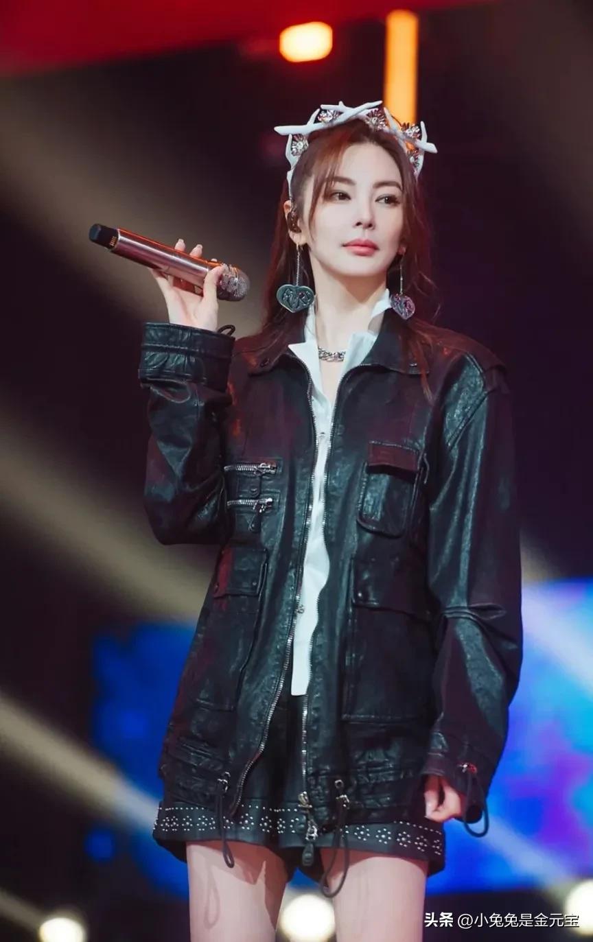 Zhang Yuqi's Chinese version of Qian Songyi, any item on her body is ...