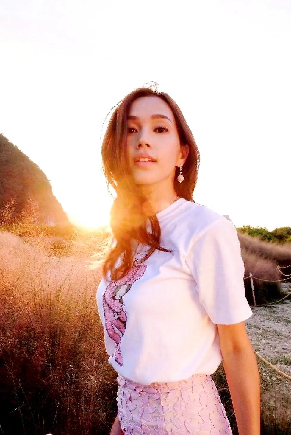 Chinese-German mixed-race model, with a great body and appearance - iNEWS