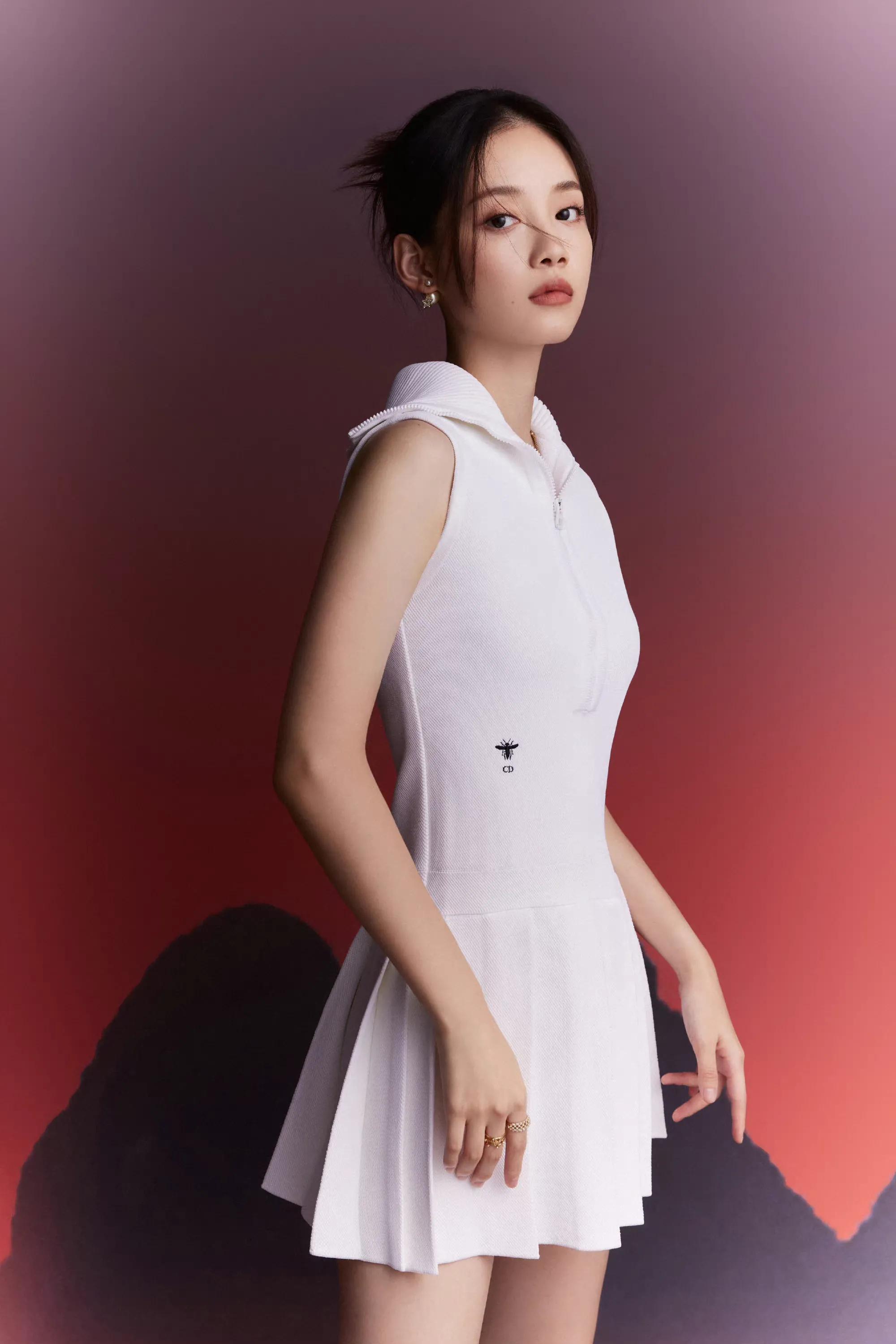 Sun Yihan's beautiful picture - iNEWS