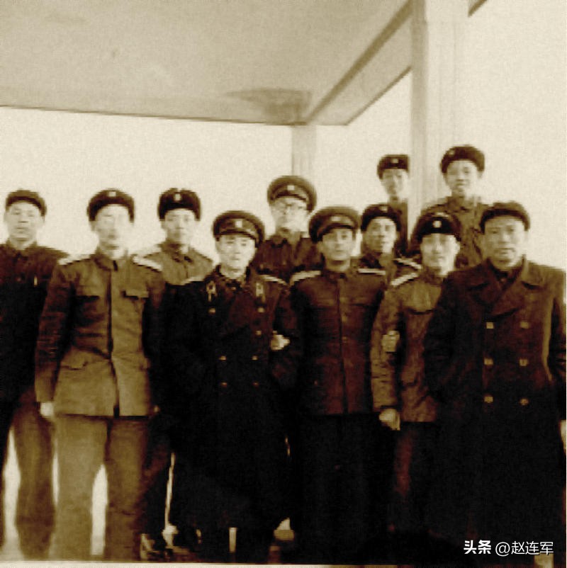 A general who came out of the New Fourth Army (150) - Major General ...