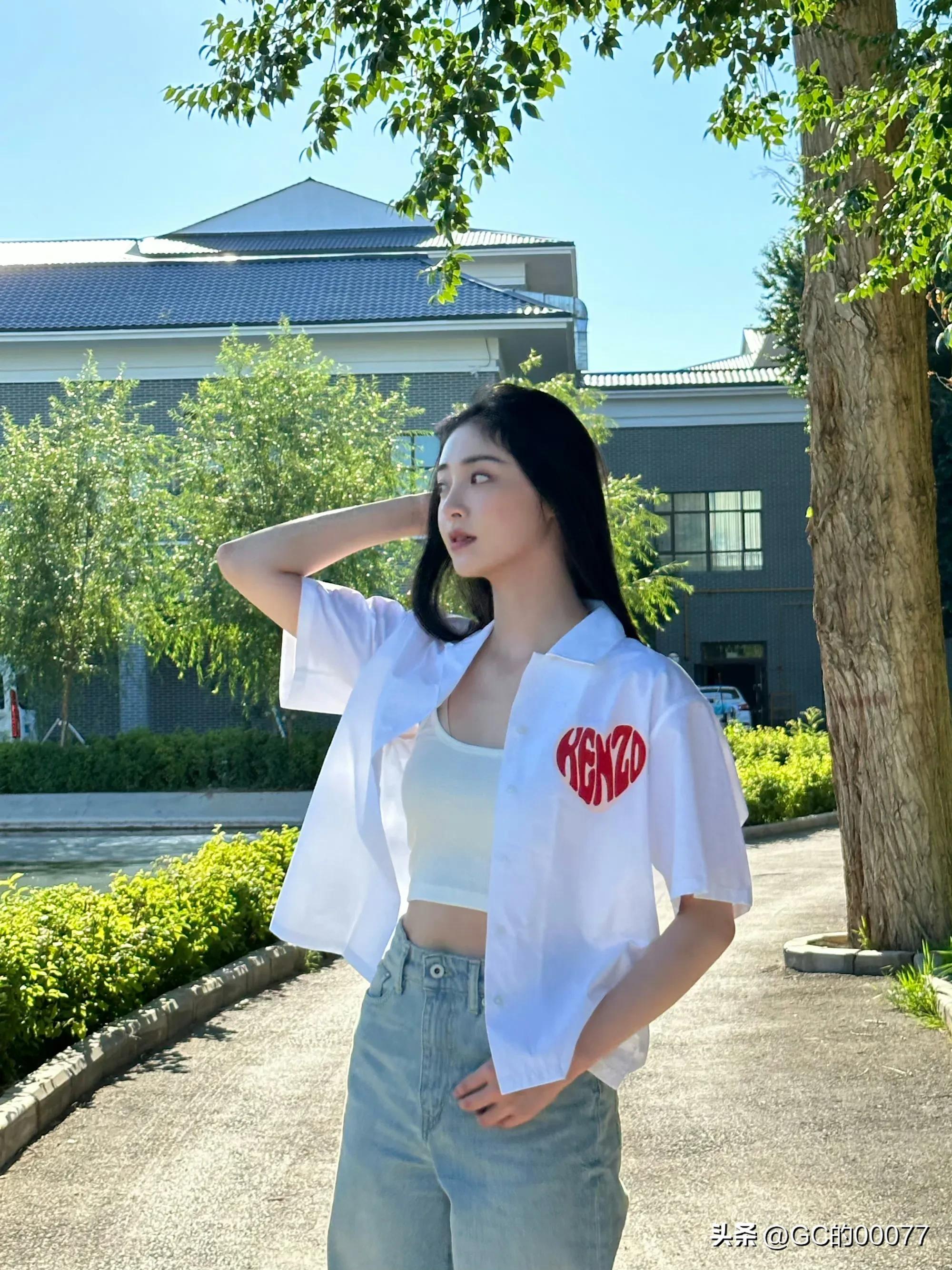 Star picture Zhou Jieqiong - iNEWS