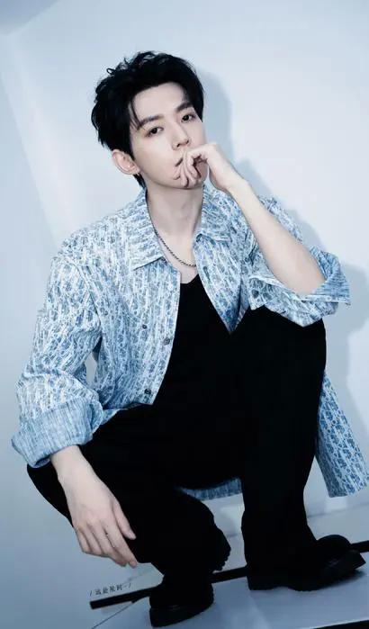 Deng caused controversy for smoking on set! More dark history exposed ...