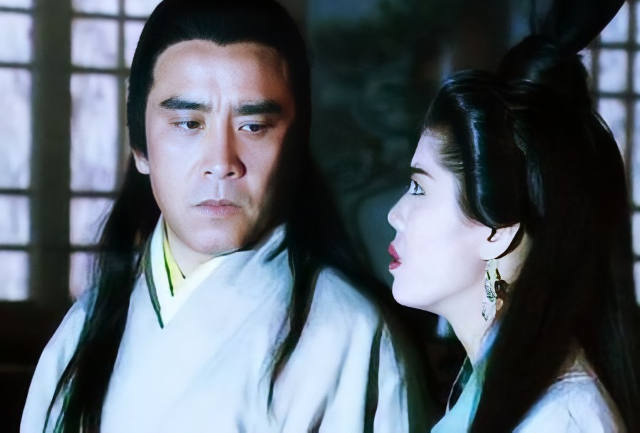 After Huang Yaoshi was drunk, he only revealed who his true love was ...