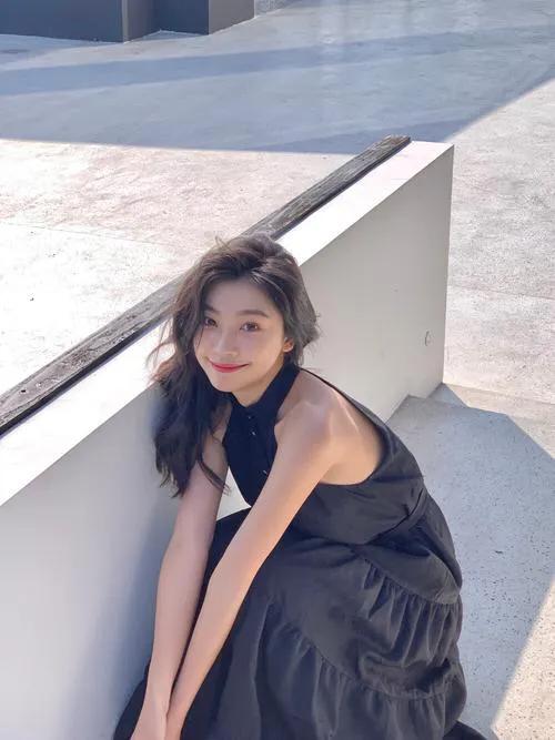 Yi Mengling: Known as the Goddess of Pure Desire - iMedia