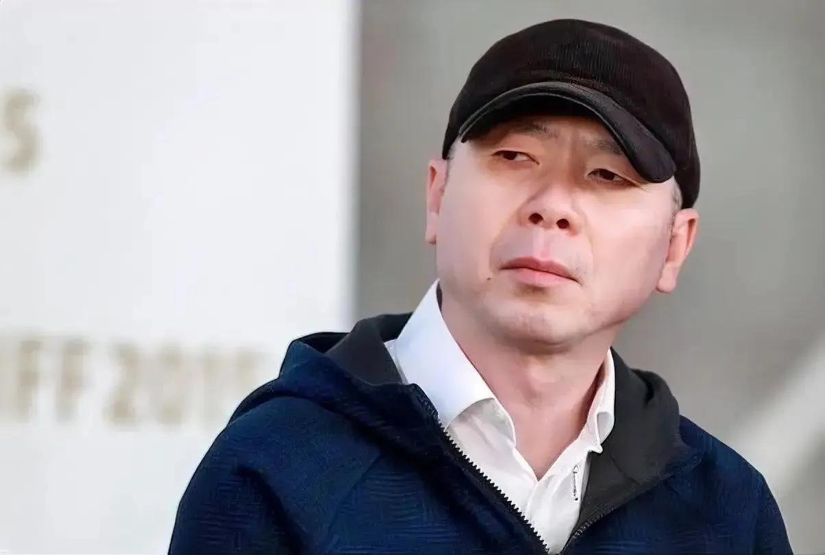 Xu Fan peeked at Feng Xiaogang's cell phone and was warned. What she ...