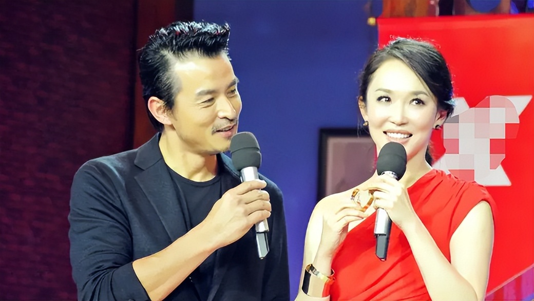 Fan Wenfang celebrates his son's birthday on the yacht!Hug and drink ...