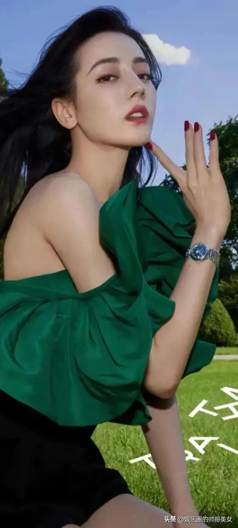 8 beautiful photos of Reba, all of which are collector's editions - iNEWS