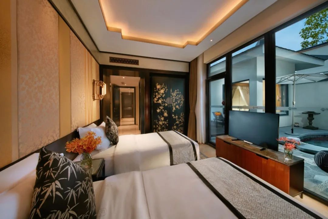 Soaking hot springs, tasting food, and strolling in Yangzhou, this ...