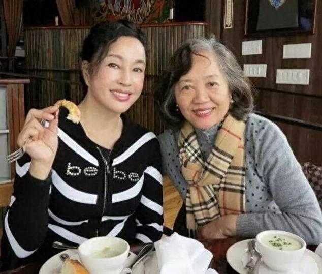 Liu Xiaoqing, Lin Fengjiao and Lin Qingxia are both 70 years old, but ...