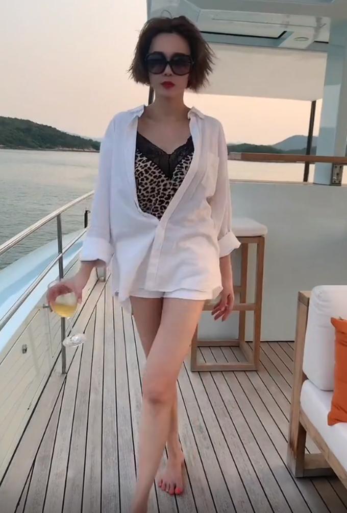 "Star Girl" Sun Jiajun lives abroad and wears a million necklace to ...