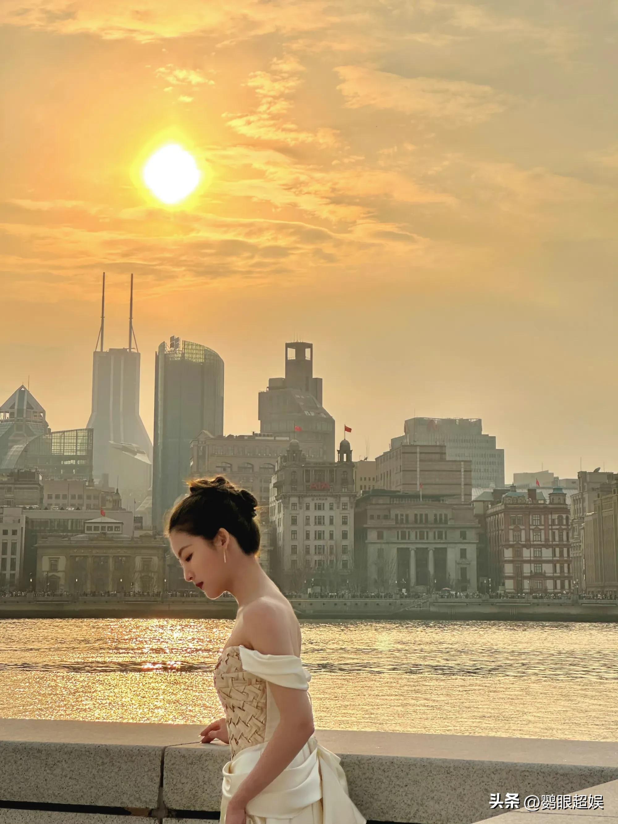 Sun Rui's photo of Sun Rui's color-matching tube top under the sun is ...