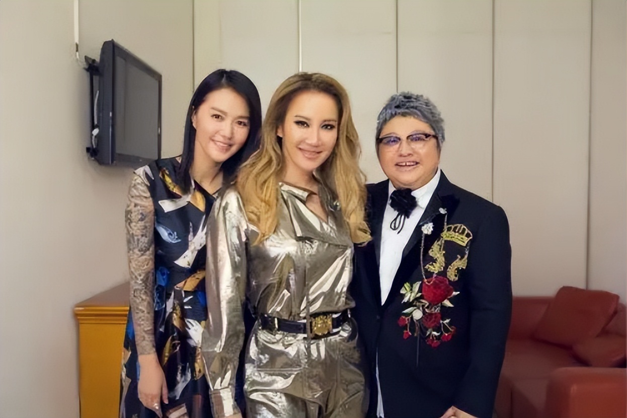 Coco Lee passed away and Han Hong was raped by the Internet and accused ...
