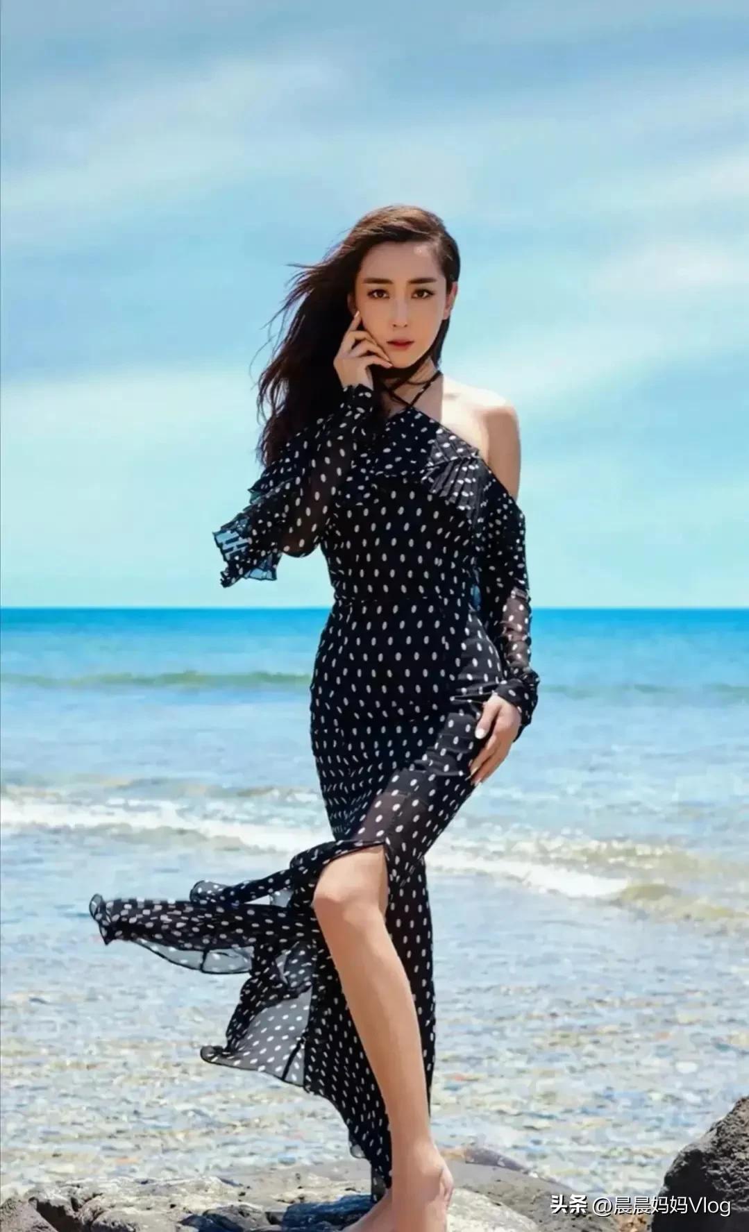 Sexy and charming Du Ruoxi - iNEWS