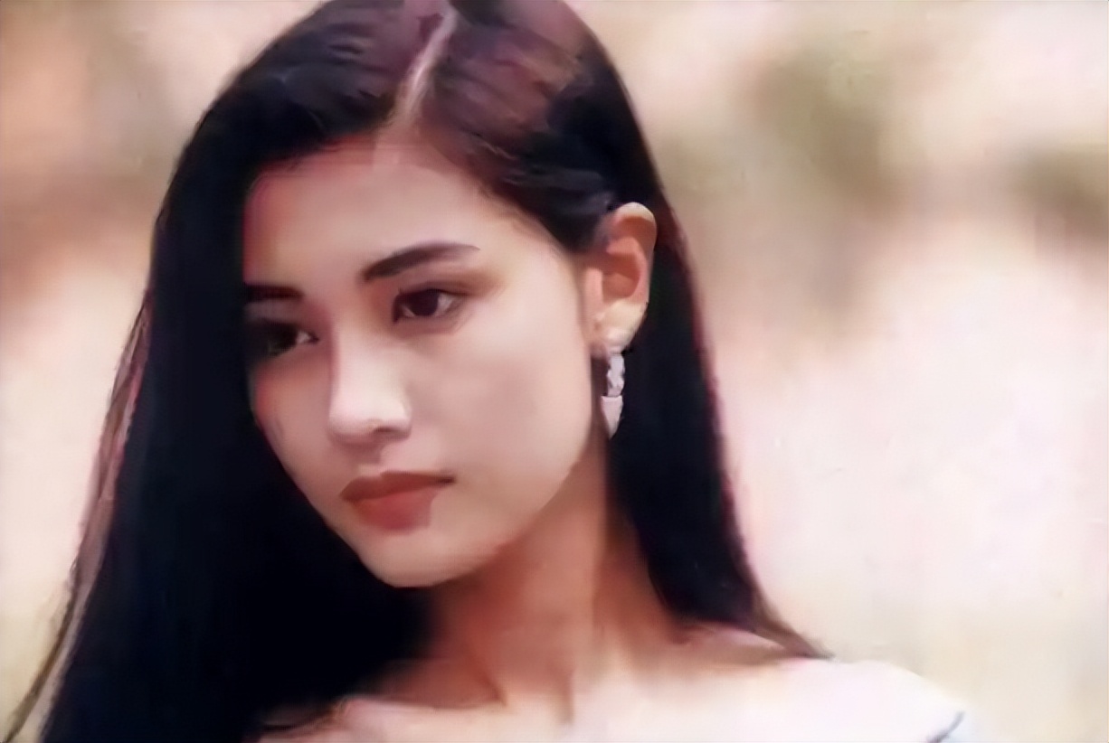 Li Jiaxin, who is known as "Stunningly Beautiful", how did she become ...