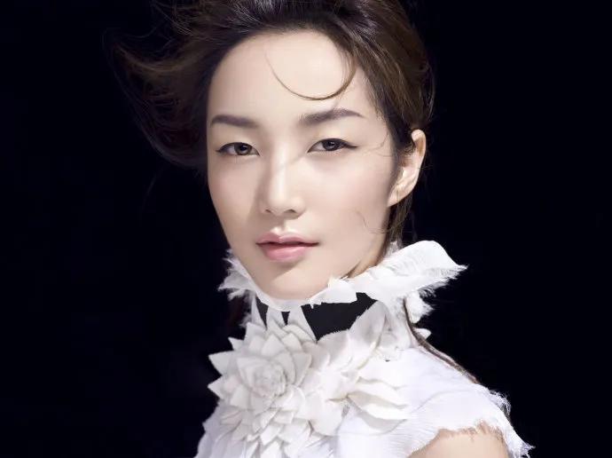 Zhou Hong's beautiful pictures - iNEWS