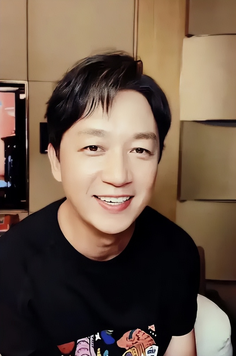 48-year-old Pan Yueming posted a confession late at night!Showing love ...