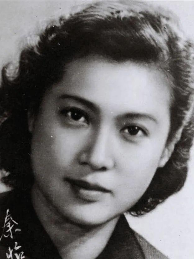 She is the most beautiful woman in Premier Zhou's eyes, but she was ...