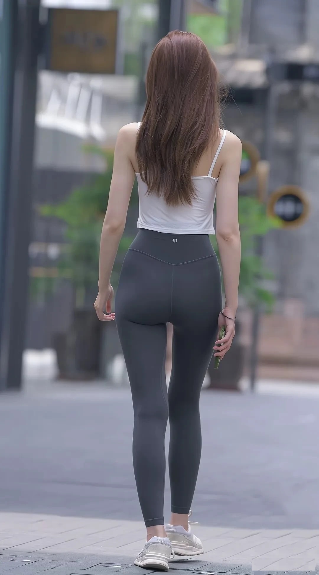 Street Photography Young Lady In Yoga Pants Shopping Imedia