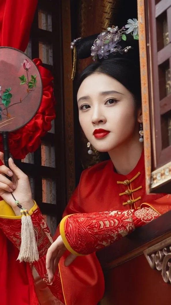 Beauty in ancient costume: Princess Jianning played by Tang Yixin is as pretty as a flower - iMedia