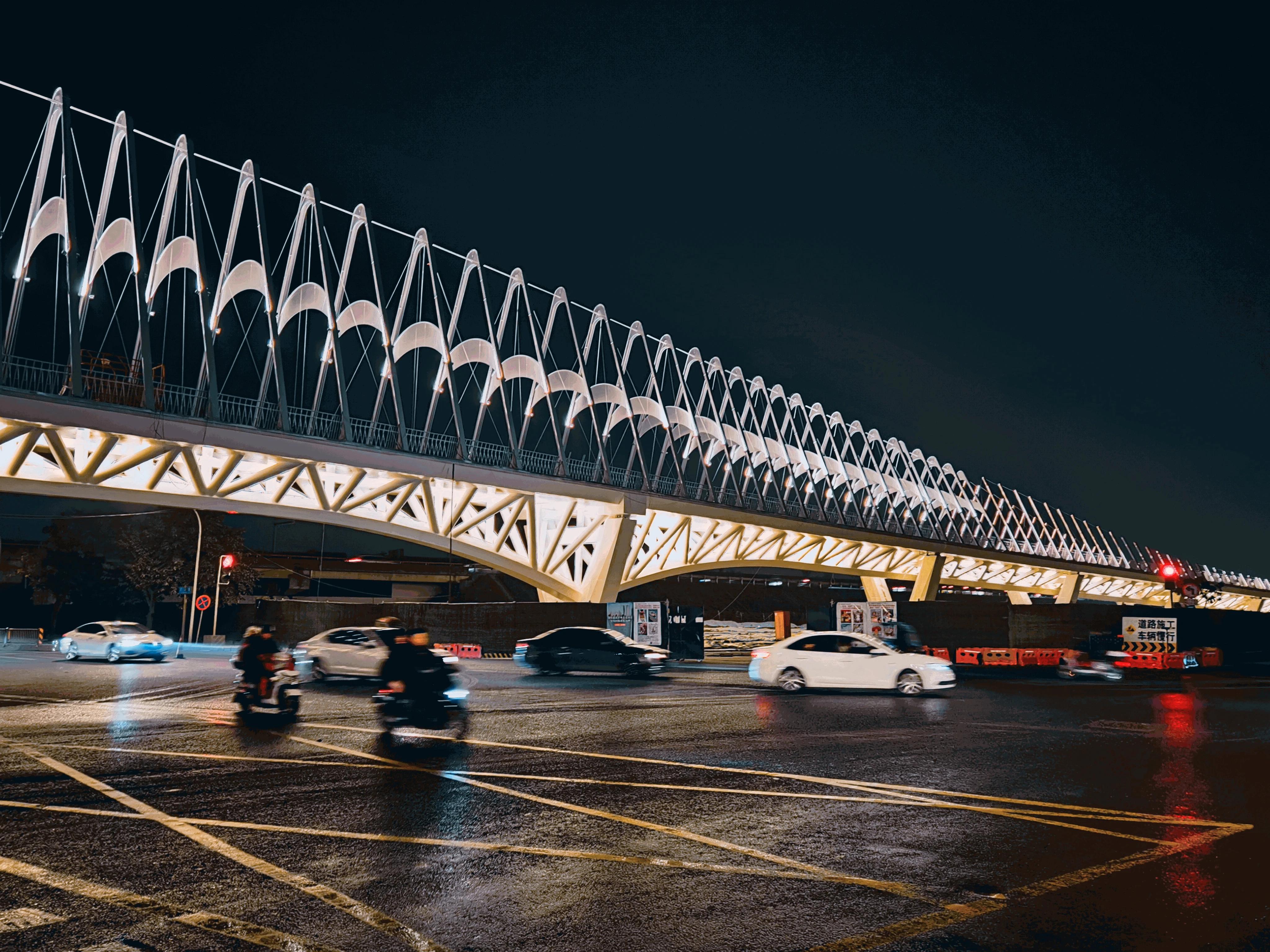 It's so beautiful!"Lace Bridge" appeared in Chengdu - iNEWS