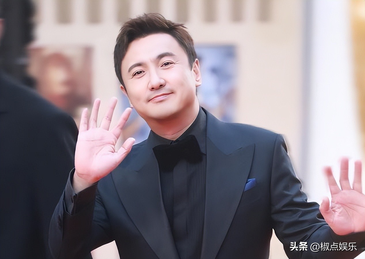 Shen Teng and a group of big names attended the Huabiao Awards. They ...