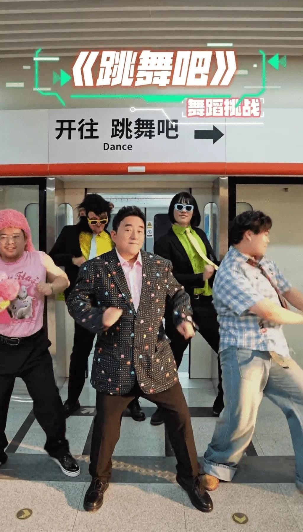 Well-known singer Alex Fong's new song MV is released! He showed off ...