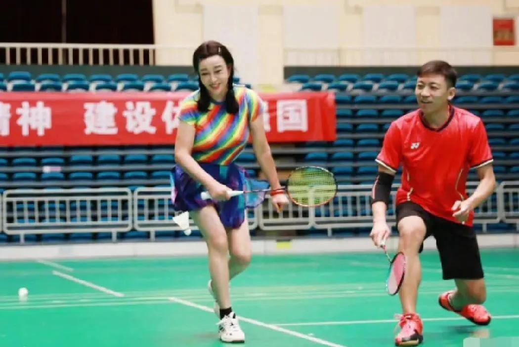 Stunning Liu Xiaoqing (Chen Tao) - iNEWS