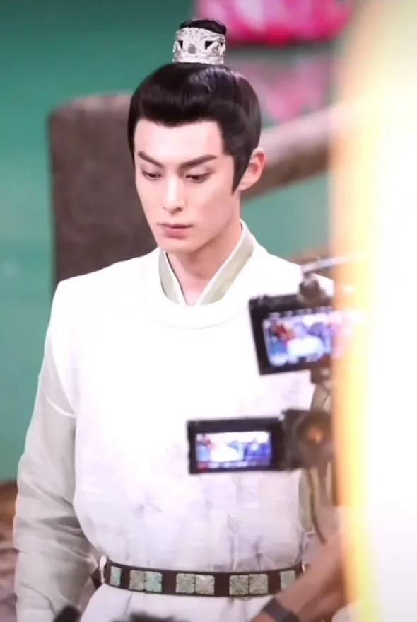 Wang Hedi and Xiao Duo are in the picture!This eunuch is so handsome ...