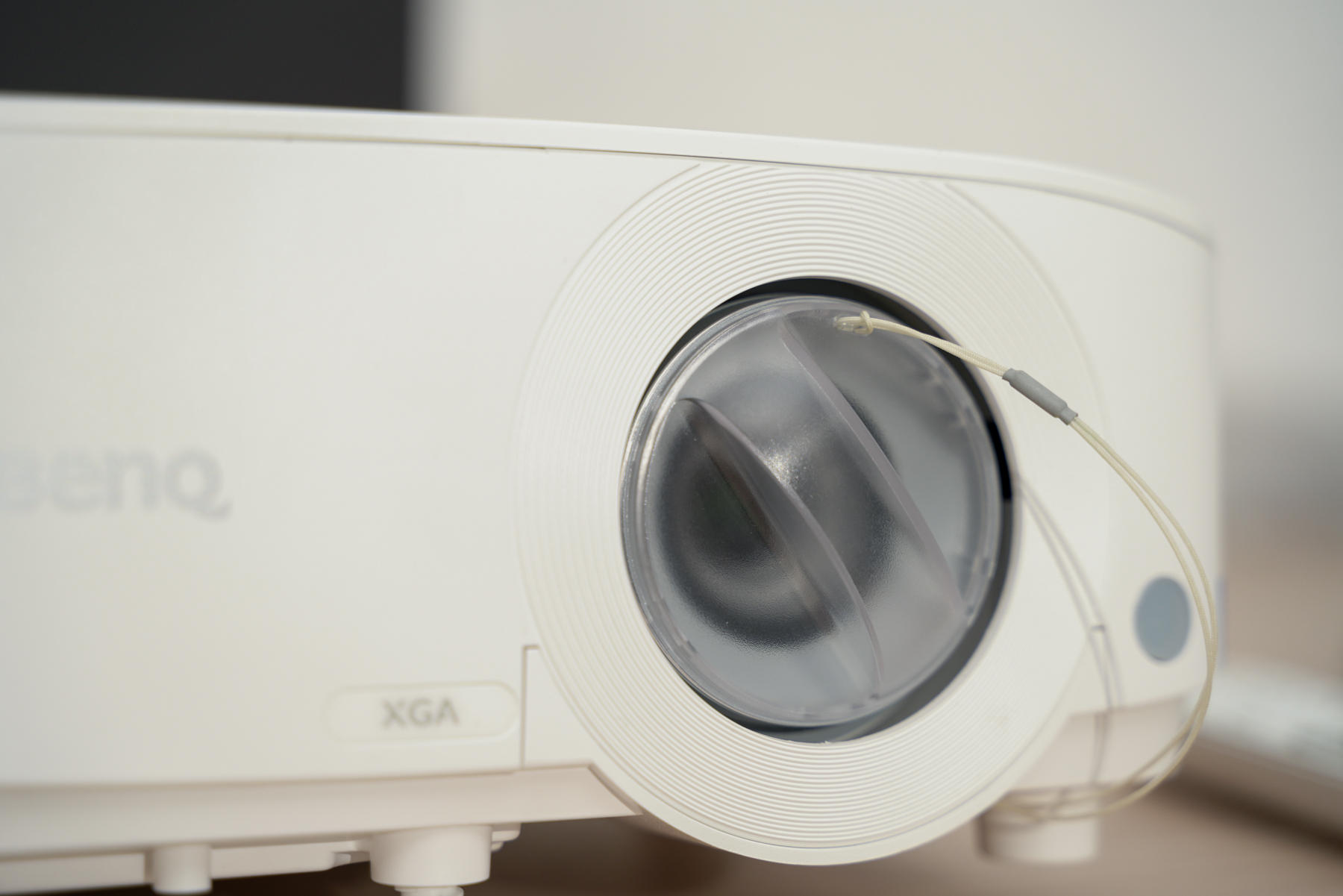 What aspects of meeting efficiency can be improved by intelligently blessed office projectors ...