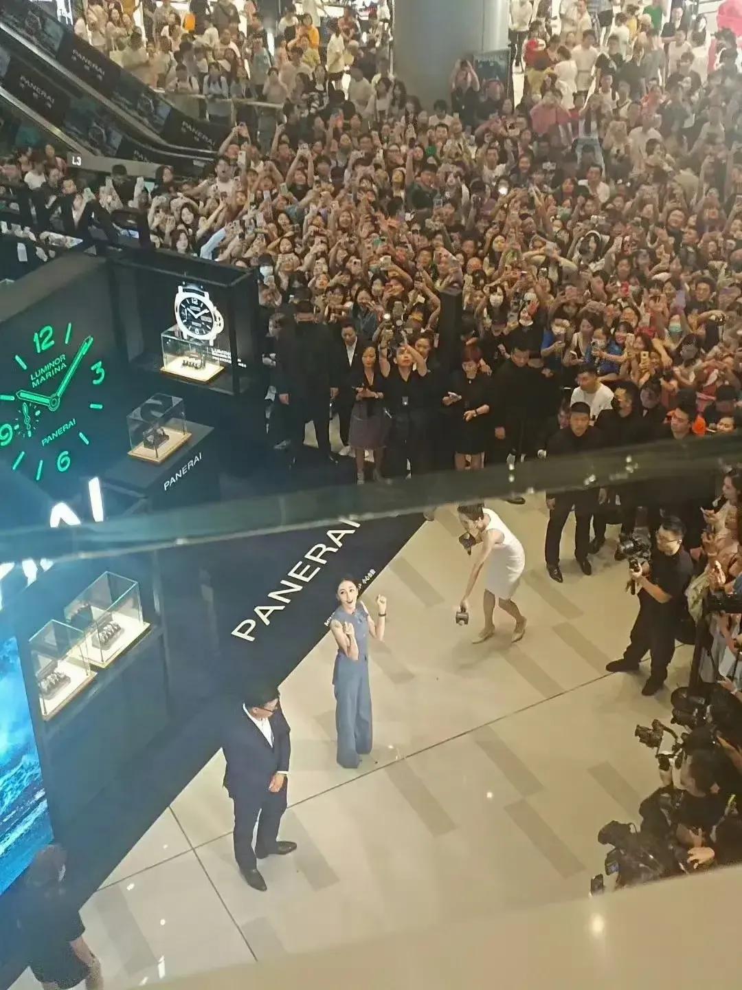 Di Lieba appeared in Chengdu, and the offline activities were very ...