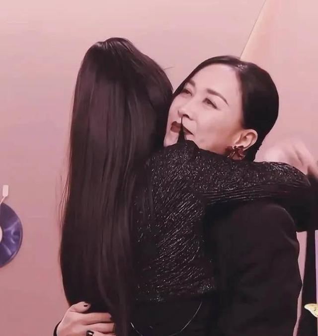 Did the audience cry too early when Tan Weiwei opened the show of ...