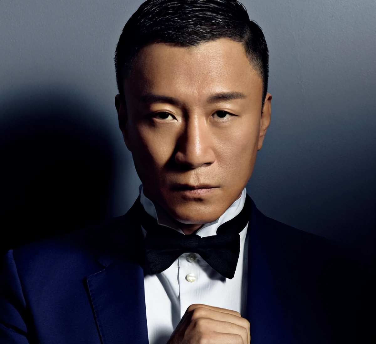 Eating garlic in kissing scenes, Sun Honglei filming shadows, actresses' self-protection - iNEWS