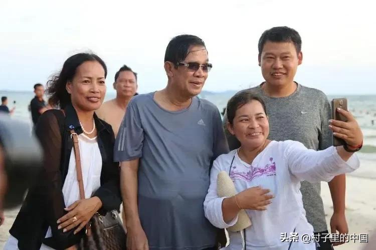 Cambodian Prime Minister Hun Sen's father is Chinese and his wife's ...