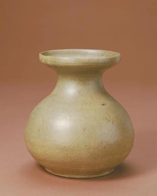 Spitting pots reflect ancient etiquette and hygiene habits - iNEWS