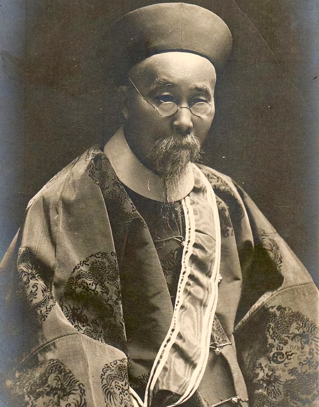 After Li Hongzhang passed away, what happened to his descendants? There ...