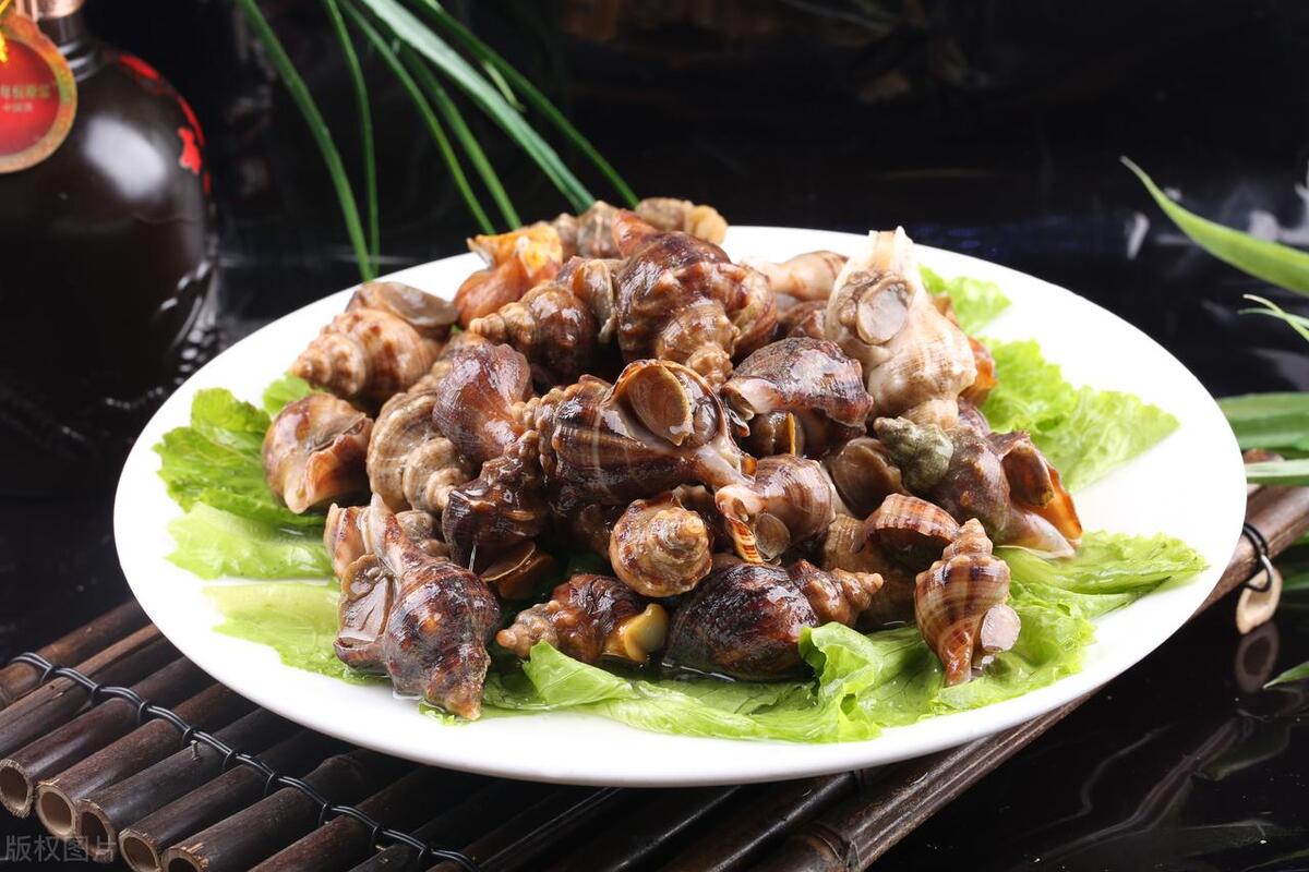 Stir-fried snails, an authentic seafood delicacy, delicious taste, one ...