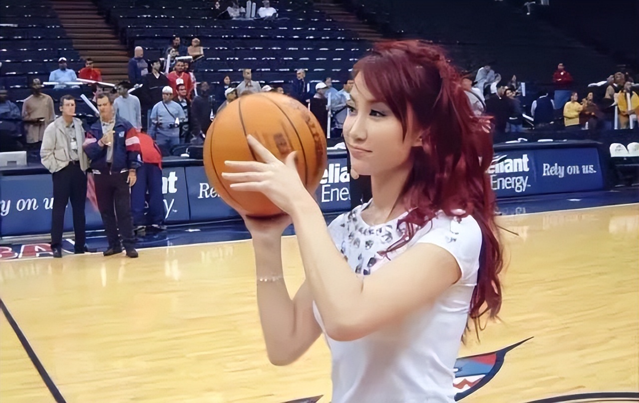 Coco Lee is gone. She is the first Chinese singer to sing in the NBA ...